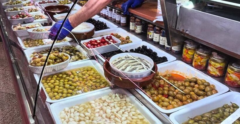 Barcelona´s Lunch or Dinner Tapas Tour: Food and Happiness - Key Points