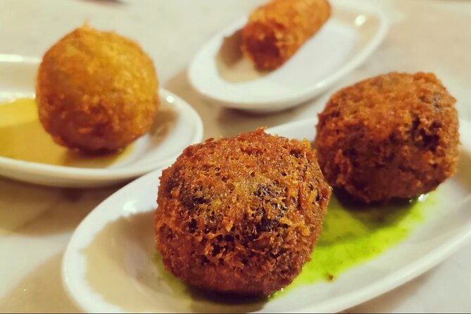 Barcelona'S Lunch or Dinner Tapas Tour: Food, Drinks, Happiness! - Beverage Selection