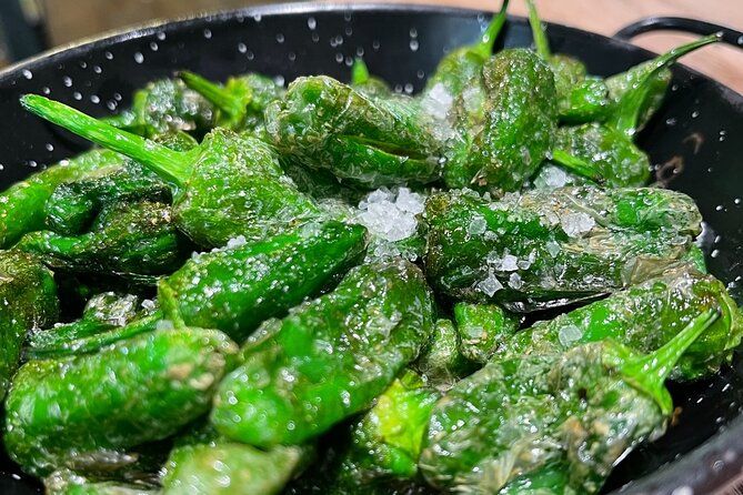 Barcelona'S Lunch or Dinner Tapas Tour: Food, Drinks, Happiness! - Tour Experience