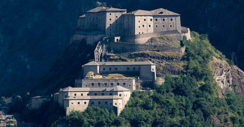 Bard: Fortress Exhibitions and Museums Entrance - Key Points