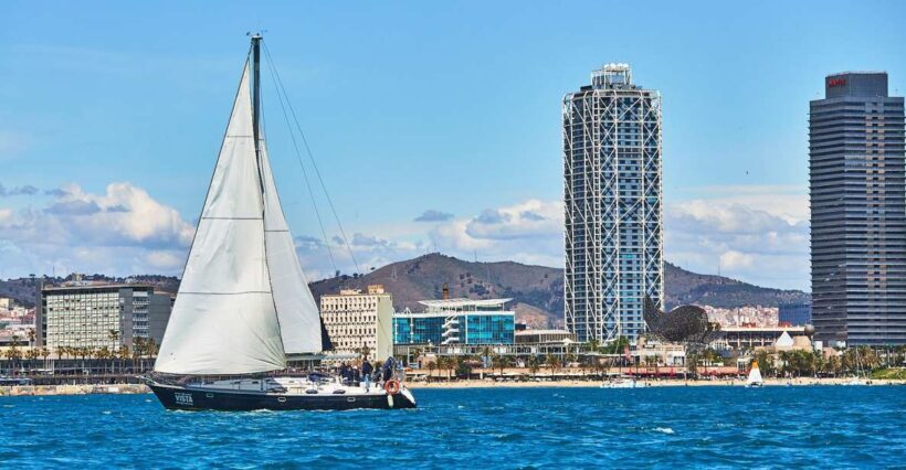 Barefoot: Private sailing cruise in Barcelona - An In-Depth Look at the Experience