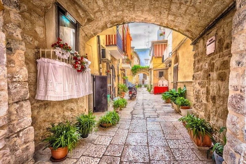 Bari : Must-see attractions Walking Tour - Who Will Enjoy This Tour?