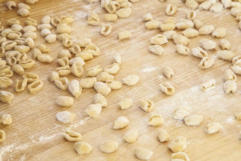 Bari: Pasta & Tiramisu Cooking Class at a Local's Home - Key Points