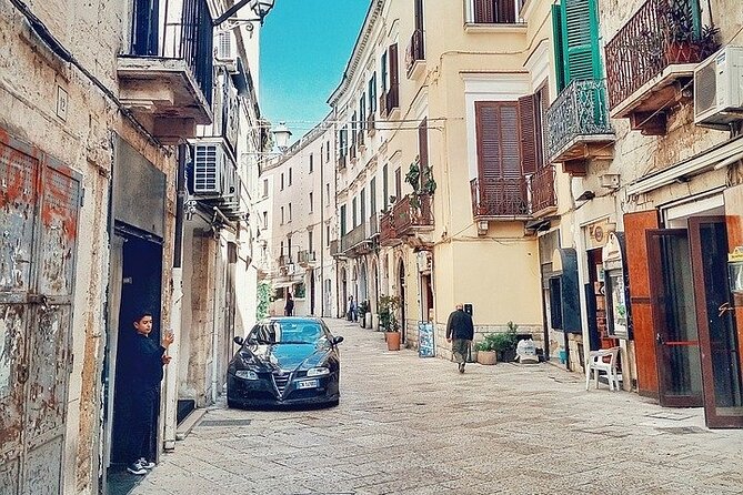 Bari Private Walking Tour With A Professional Guide - Key Points