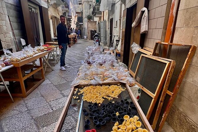 Bari Walk Through History - Exploring Baris Architecture