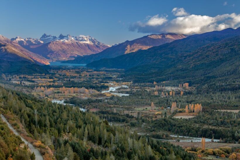 Bariloche: Full-Day El Bolsón and Puelo Lake Tour - Key Points