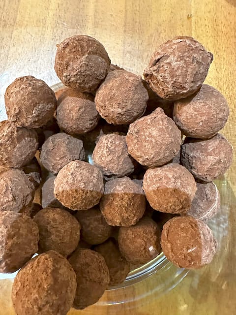 Basel: Cheese, Chocolate and Pastry Food Tour - Included Features and Highlights