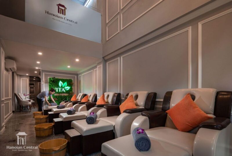 Basic facial care + Aroma Massage - The Practical Details: Value and Logistics