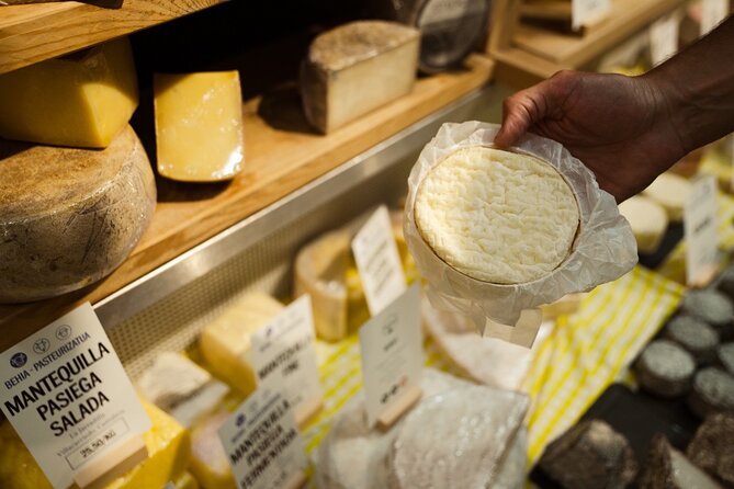 BASQUE CHEESE and TXAKOLI WINE - Private Gastronomic Adventure - Indulging in Grilled Fish and Seafood in Getaria