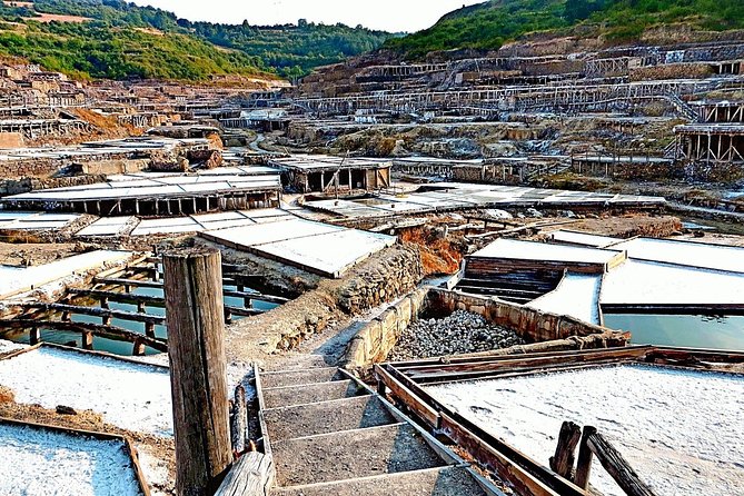 Basque Country Full Day Tour With Lunch From Bilbao - Landmarks and Scenery