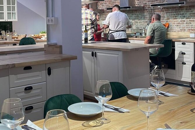 Basque Pintxos and Tapas Cooking Class in Bilbao - Mastering the Art of Spicy Garlic Mushrooms