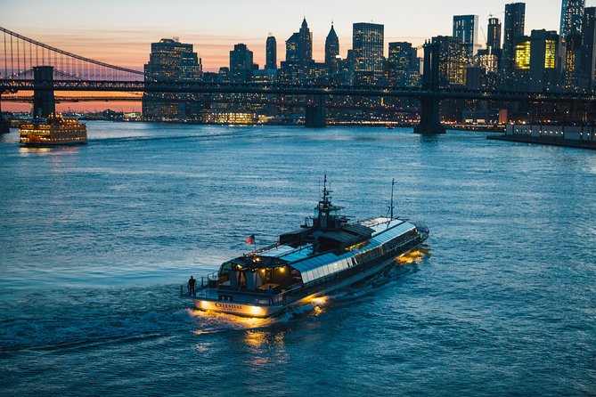 Bateaux New York Dinner Cruise - Live Entertainment and Ambiance
