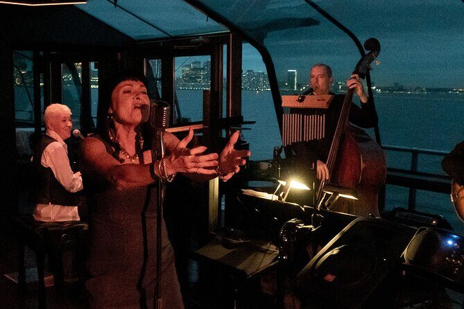 Bateaux New York Thanksgiving Plated Dinner Cruise - FAQ