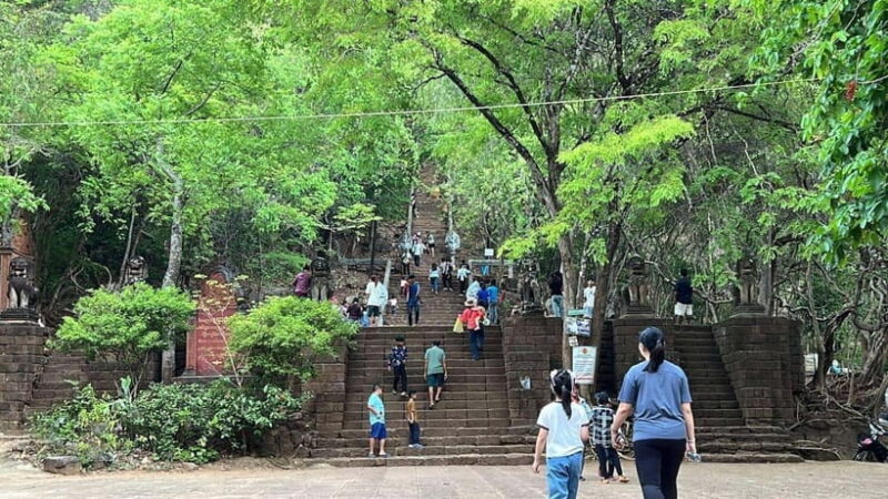 Battambang, Bamboo Train, Killing Cave Tour From Siem Reap - Practical Tips and Considerations