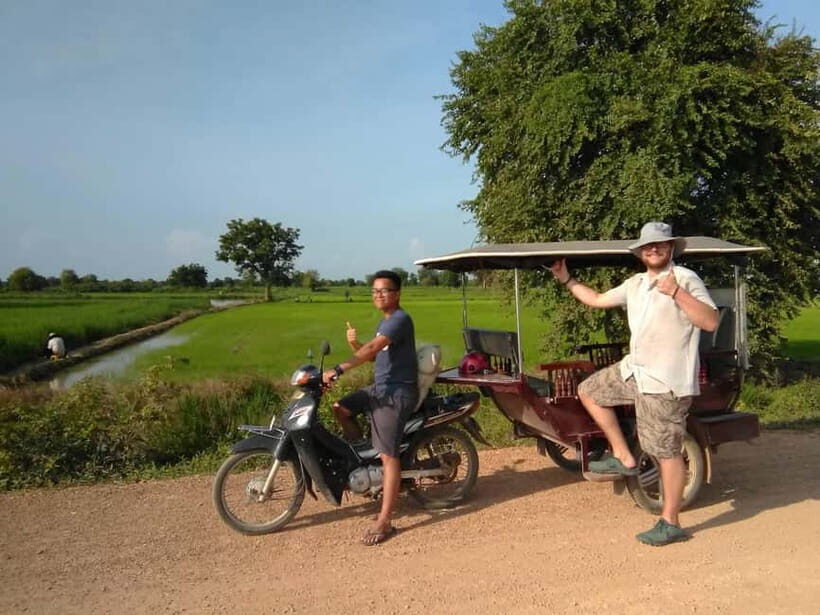 Battambang family tuktuk tour BambooTrain/Wat Banan/Bat cave - Key Points