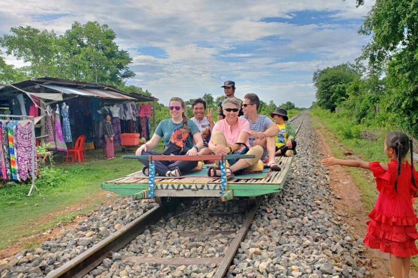 Battambang: Unforgettable tour by private Tuk-tuk - The Hilltop Temples of Phnom Sampeau