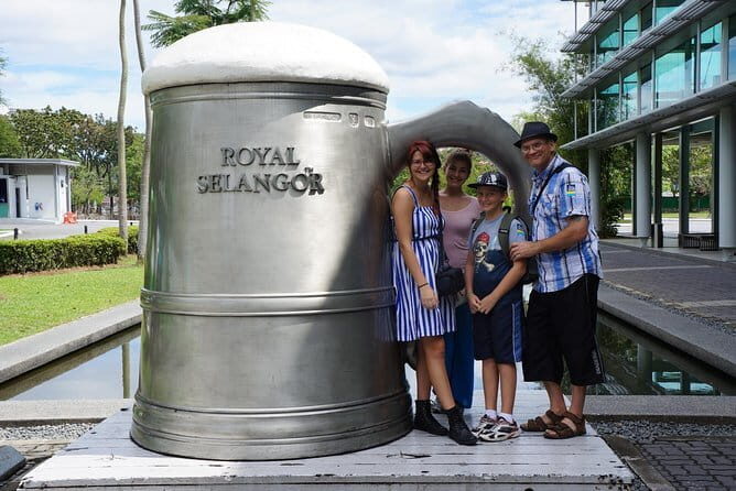 Batu Caves Temple, Royal Selangor Pewter and Batik Factory Tour - An In-Depth Look at the Tour