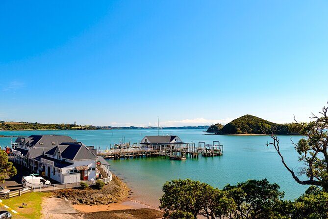 Bay of Islands Discovery Experience from Auckland incl. Hole In The Rock Cruise - Key Points