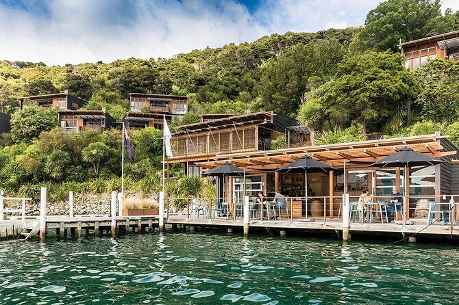 Bay of Many Coves Helicopter Tour with 3-Course Lunch from Wellington - FAQs