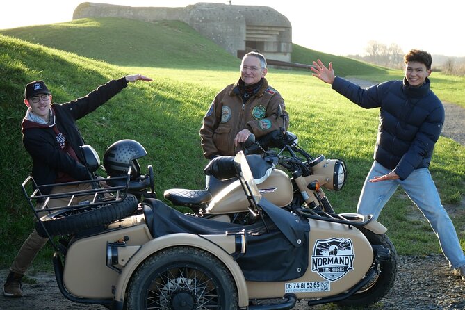 Bayeux Full Day Sidecar Tour: Omaha, Arromanches & Pointe du Hoc - Paying Respects at the American Cemetery