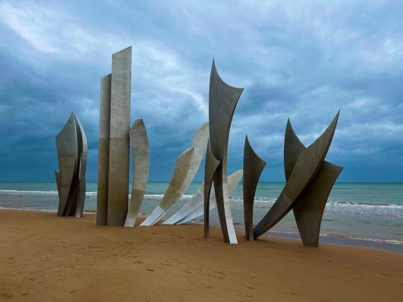 Bayeux: Omaha Beach Highlights Half-Day Tour - The Experience of the Guides and the Group