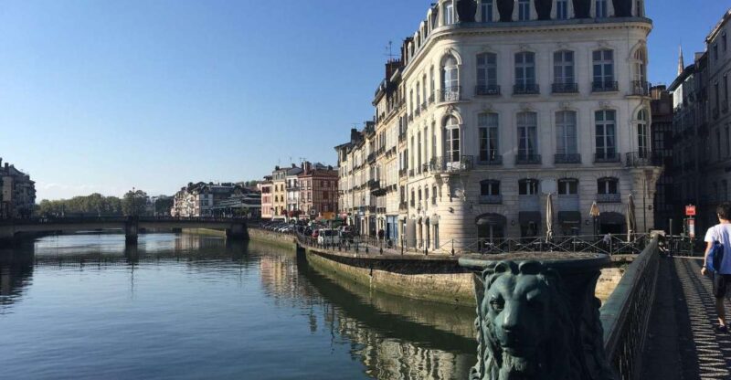 Bayonne: Private Guided Walking Tour - Exploring Bayonne with a Private Guide: What You Can Expect