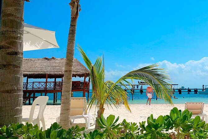 Beach Club tour with beautiful views of the Caribbean Sea. Transport included - Key Points