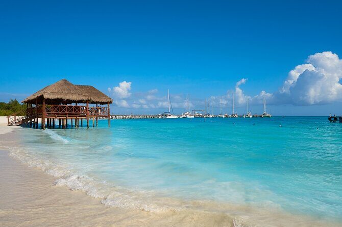 Beach Club tour with beautiful views of the Caribbean Sea. Transport included - Who Will Enjoy This Tour?