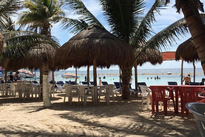 BEACH DAY IN LOS ARRECIFES RESTAURANT-open bar and lunch. - Who Should Consider This Experience?