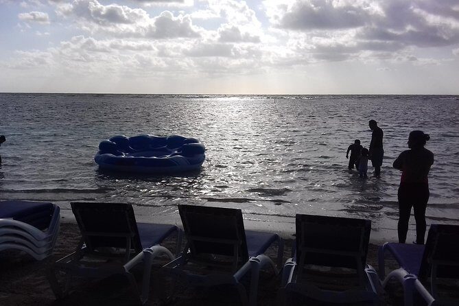 BEACH DAY IN LOS ARRECIFES RESTAURANT-open bar and lunch. - The Sum Up