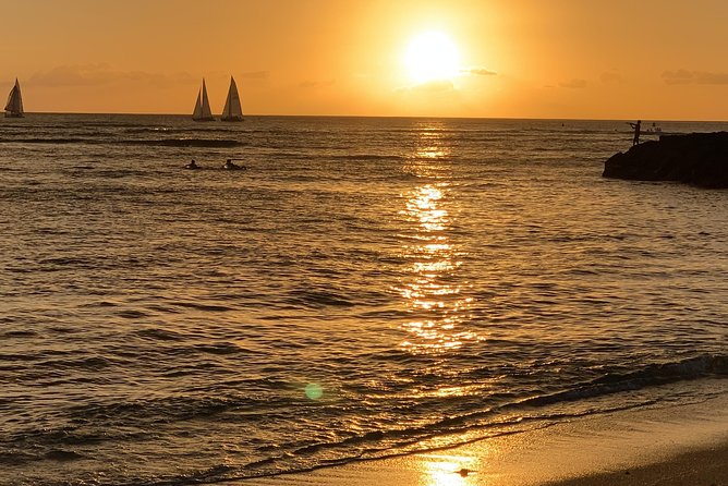 Beaches, Food & Aloha: Private Oahu Tour for up to 14 People - Local Guides and Expertise