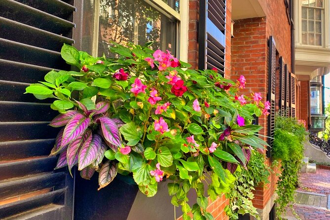Beacon Hill Boston History + Photo Walking Tour (SMALL Group) - Photographing Acorn Street
