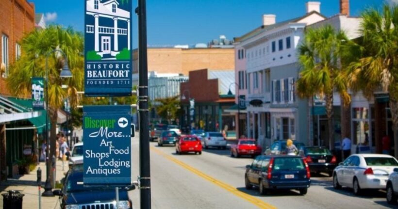 Beaufort: Local History and Film Sites Tour by golf cart - Key Points