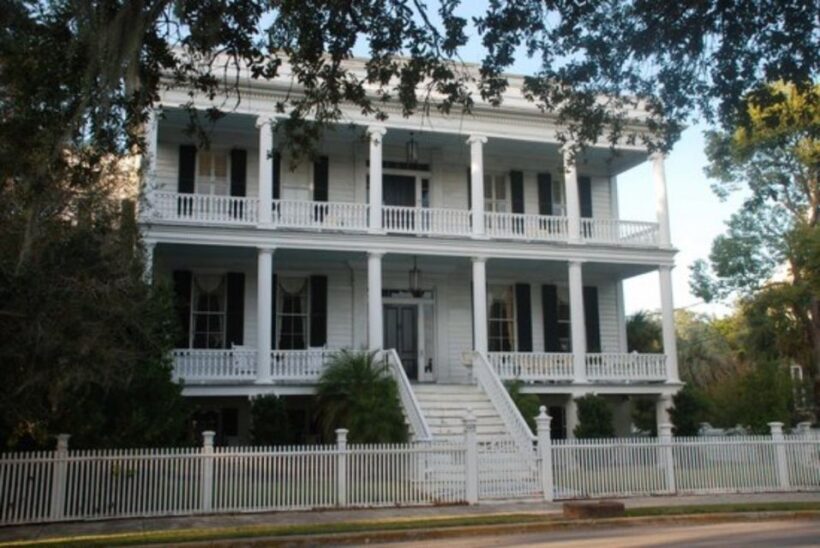Beaufort: Local History and Film Sites Tour by golf cart - Practical Details and What to Expect