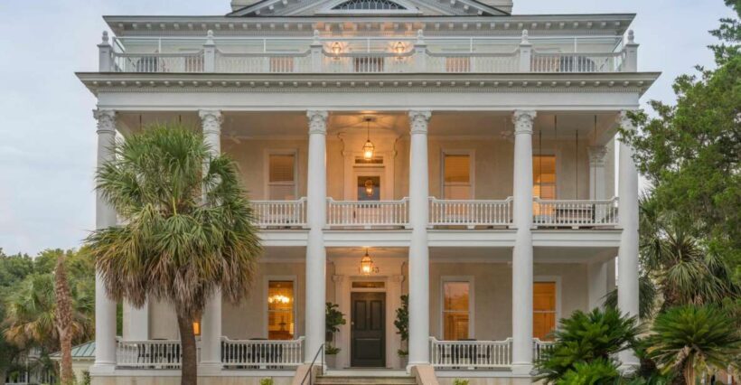 Beaufort: Pat Conroy's Beaufort Tour by Golf Cart - The Sum Up