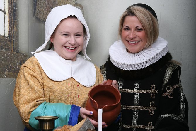 Become a Dutch Art Piece Photo Shoot in Amsterdam - Costume and Prop Selection