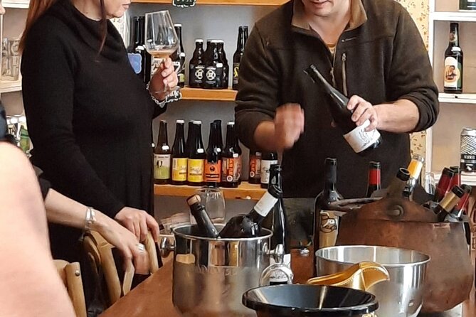 Become Wine Savvy Guided by Our Expert With Unque Tasting - Navigating Your Wine Tasting Experience