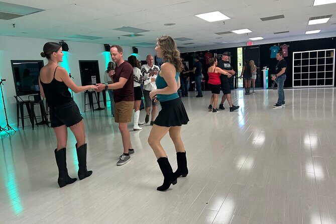 Beginner's Two Step and Country Swing Dancing Class - What to Expect from the Class