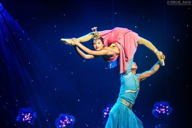 Beijing Afternoon Tour to Silk Market & Chaoyang Acrobatic Show - Key Points