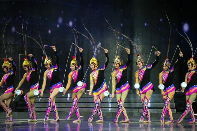 Beijing Afternoon Tour to Silk Market & Chaoyang Acrobatic Show - Who Will Enjoy This Tour?