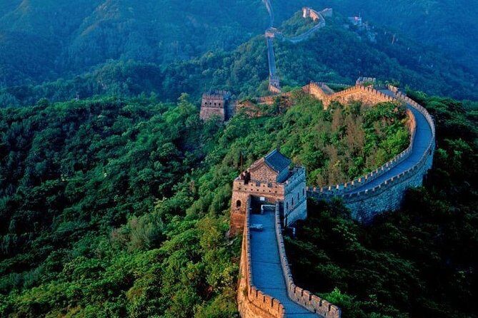Beijing Full Day Private Tour with Mutianyu Great Wall and a Night Show - Exploring the Mutianyu Great Wall