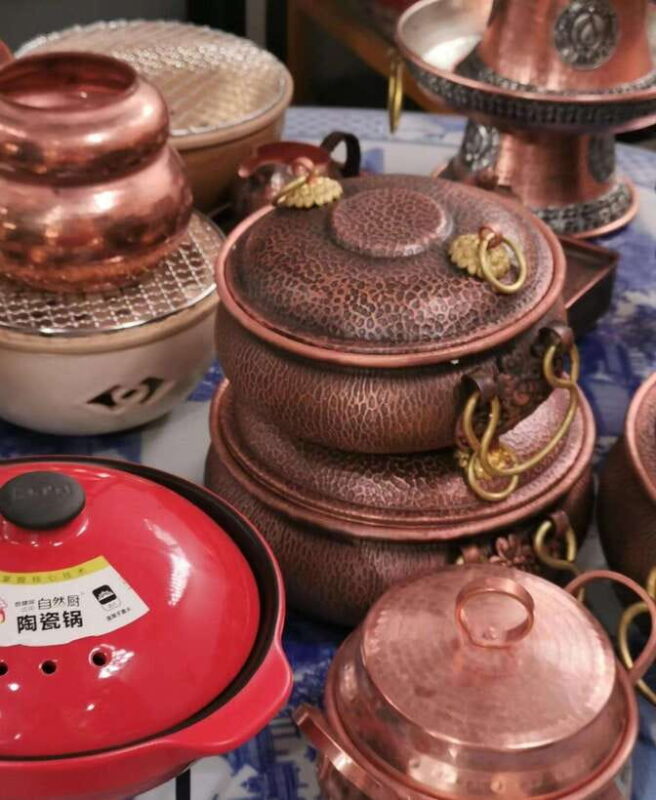 Beijing Market Tour with 10-course Family Feast - Key Points