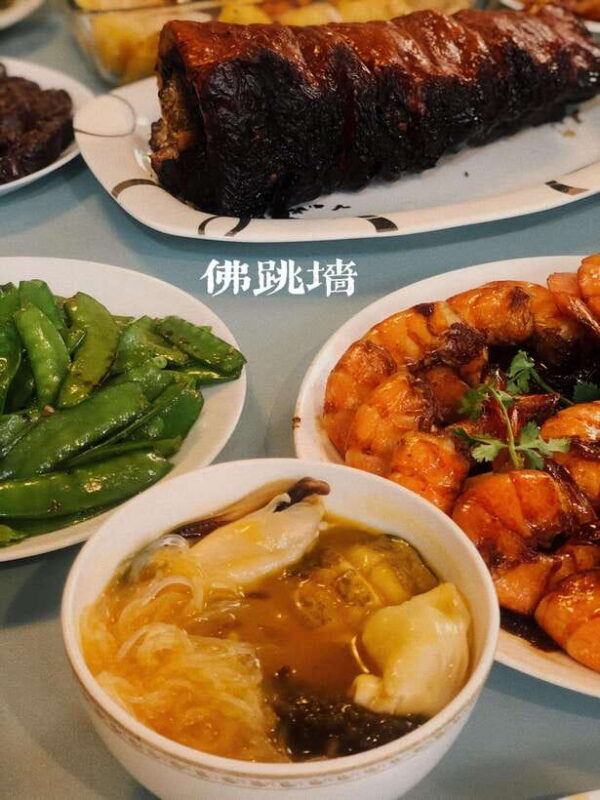 Beijing Market Tour with 10-course Family Feast - The Value of This Experience