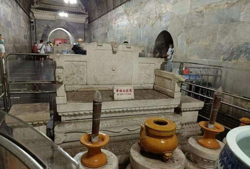 Beijing: Mutianyu Great Wall and Ming Tombs Private Tour - Exploring the Ming Tombs: A Glimpse into Imperial China