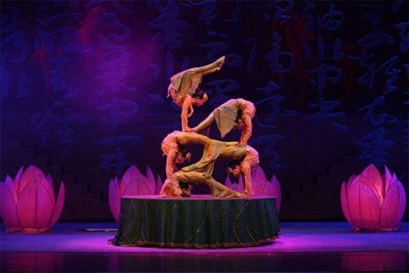 Beijing: Red Theatre Acrobatics show viewing Chinese culture - Authenticity and Cultural Insights