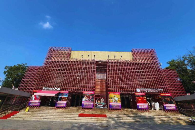 Beijing: Red Theatre Acrobatics show viewing Chinese culture - Who Should Consider This Experience?