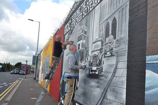 Belfast Black Cab Taxi 2Hr private tour with original guides - The Sum Up