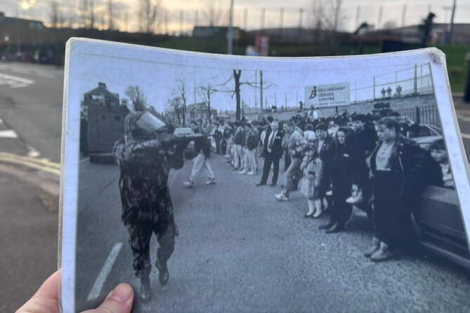 Belfast Black Taxi Tour of Murals and Peace Walls 2 hours - Frequently Asked Questions