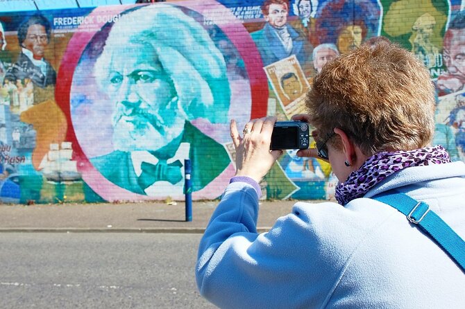 Belfast' Political War and Peace Private Taxi Tour 2 Hrs - Tour Highlights