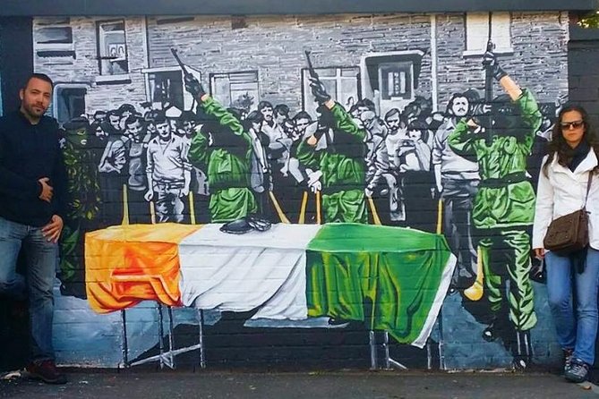 Belfast' Political War and Peace Private Taxi Tour 2 Hrs - Pickup and Meeting Information